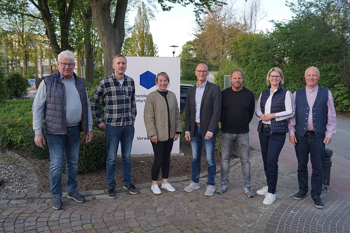 Kontinuität und Verjüngung bei der Bau-Innung im Kreis | Bau-Innung ...